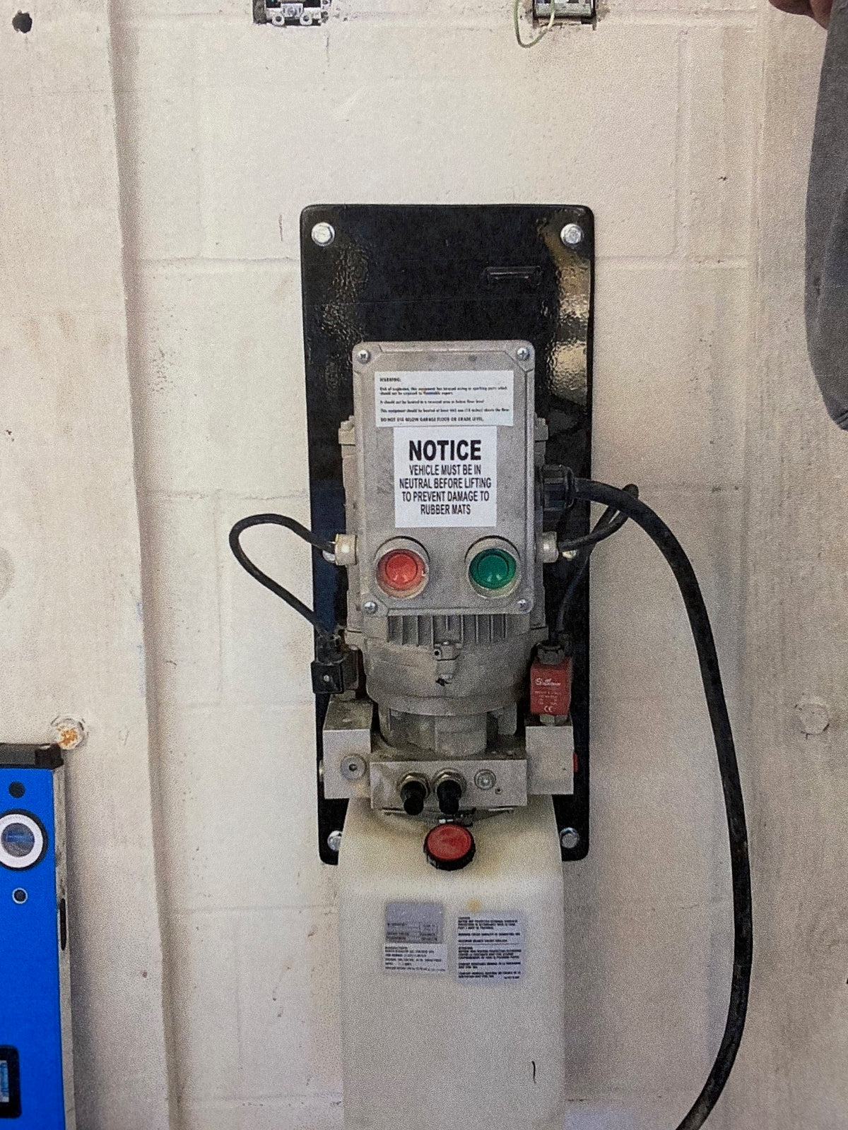 Devon BL-90212-WM BL-90212-WM — Blazer 9000 Wall Mount Pump Bracket ...